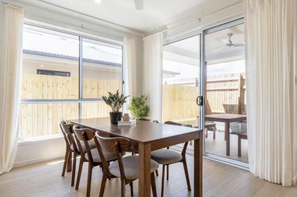 Modern 4-bedroom Home In Pallara - Free Parking Close To Brisbane - Brisbane