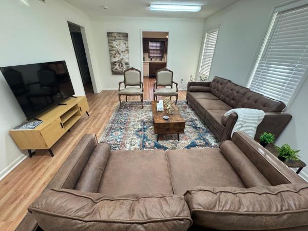 Modern 2br Suite 202- Toledo & Sylvania Gateway - Toledo, OH