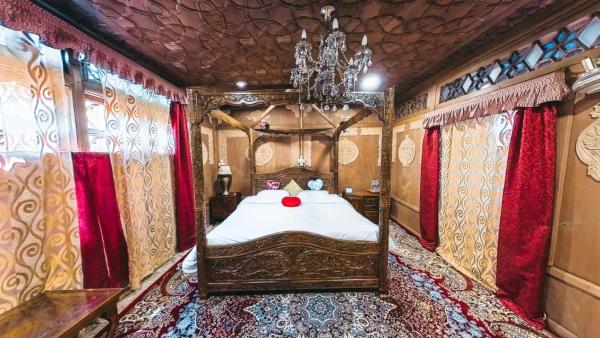 Chicago Group Of Houseboats - Srinagar