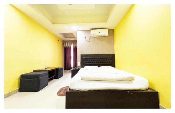 The Palace Hotel R-r Gorakhpur - Gorakhpur