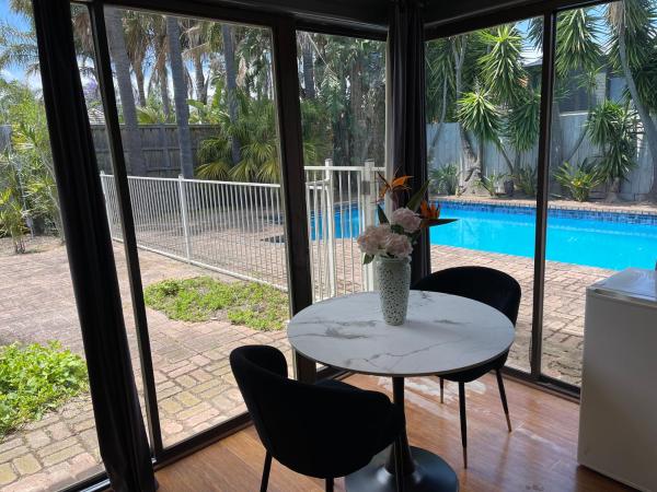 Relaxing Oasis For Families- Pool& Lush Yard - 墨爾本