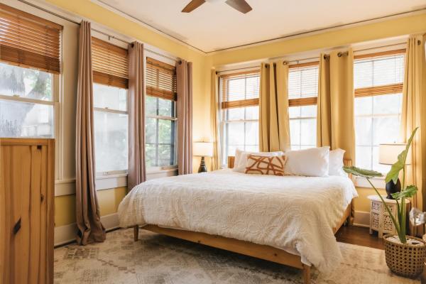 Historic Victorian Gem In Campus Ideal For Ut Events With Free Parking - Austin, TX