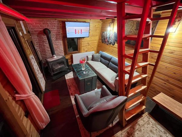 Sapanca Kırmızı Hobbit Evi - Sapanca