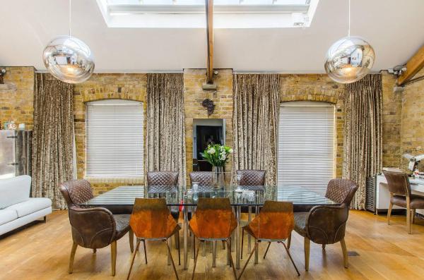 High-ceiling Apartment In Iconic 1932 Art Deco Factory Conversion, London Bridge - Canary Wharf - London