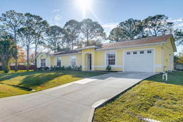 Peaceful Palm Bay Retreat With Spacious Yard! - Palm Bay