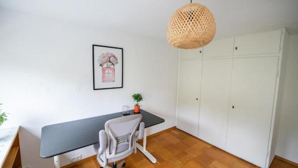 Wohnung Mit 2 Zimmer, Parkplatz - Reutlingen