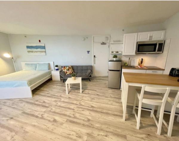 Beach Front Resort With Ocean View - Florida