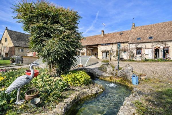 L'auberge De La Fontaine "Gîte Nyméa" "Gîte L'avérine" Et "Gîte Saulisse" - Eure
