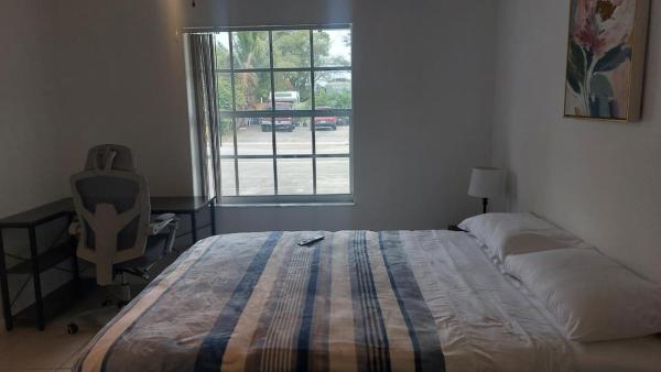 Private Room Near Airport - Palm Beach, FL