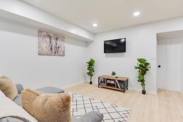 Stylish 2br Near Union Market & Metro - Bloomingdale, DC