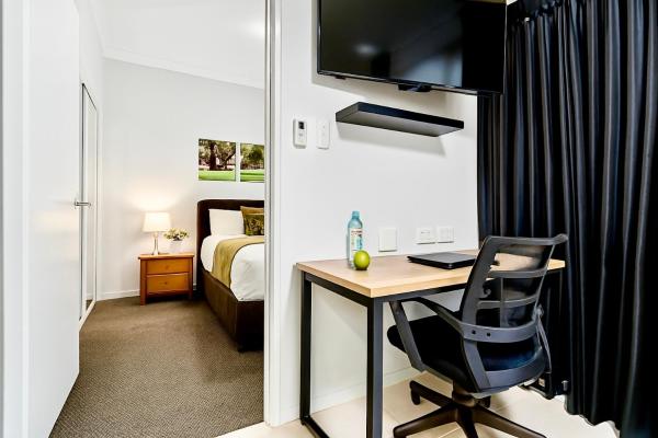 Emerald Inn By Travellers - Emerald