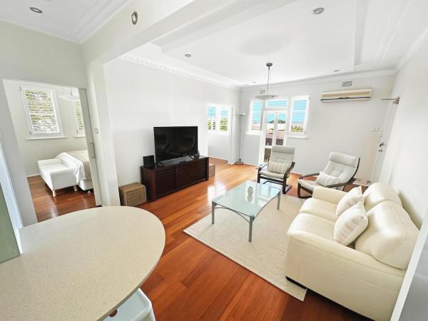 Balmoral Beach Lifesaver - Executive Listing - Rag25 - Taronga Zoo Sydney