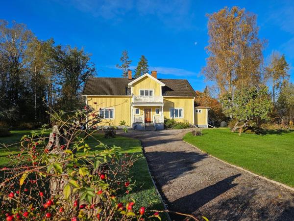 Real Swedish Country House Is Ideal For Large Families - Sala