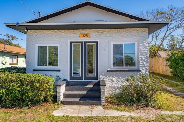 The Luxe Bohemian Coastal Haven - Daytona Beach, FL