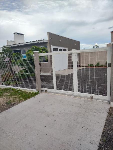 Casa Em Tramandaí - 2 Quadras Da Praia - Com Ar Condicionado E Churrasqueira - Tramandaí