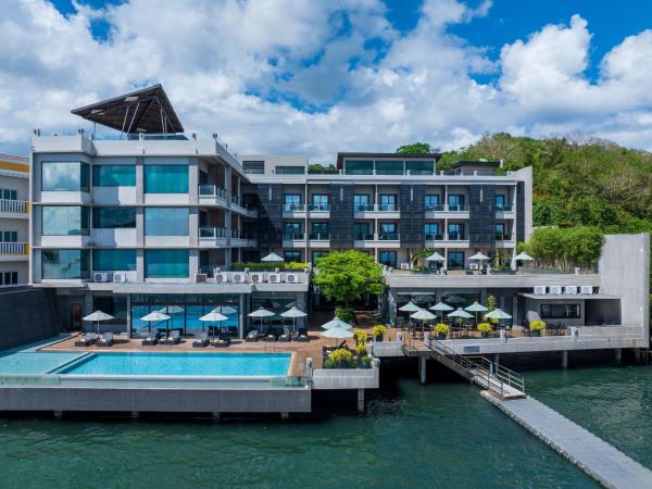 Two Seasons Coron Bayside Hotel - Coron