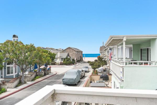 Family-friendly 3br Steps From Beach - Walk To Everything By Beachview Rentals - Irvine, CA