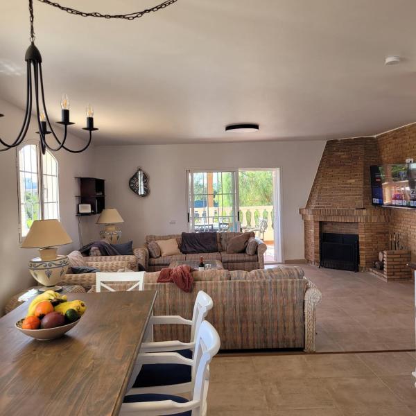 Villa Volcanes, Big House, Gardens Heated Pool - La Oliva