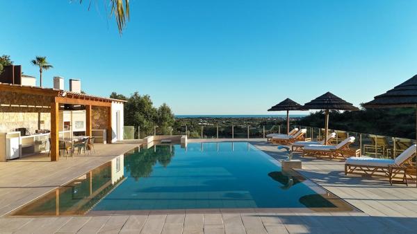 Villa Luso W/ Heated Pool - Spacious & Peaceful - Olhão