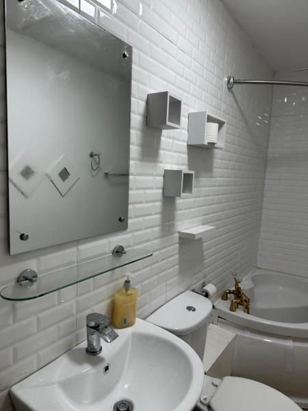 Double Bed Room Like A Hotel Room - 올덤