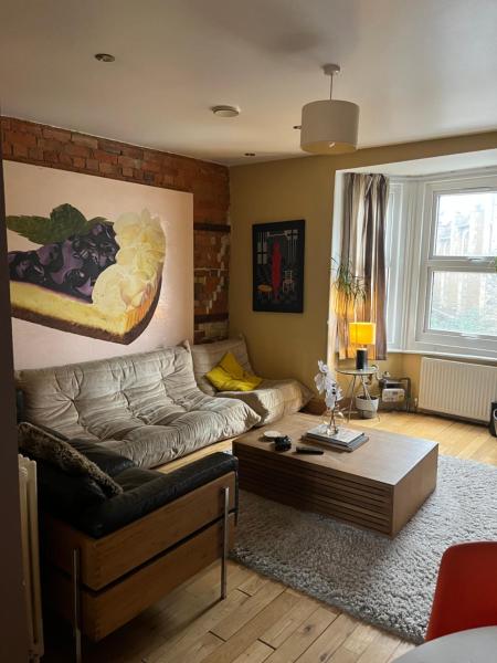 Gorgeous 4br Apartment With Church Views, Garden Patio & Free Parking - Cowley Road, Near City Centre" - Oxford
