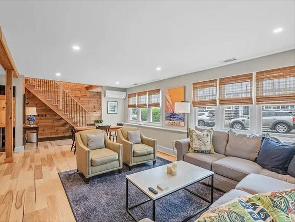 Modern, Thoughtfully Set-up In Heart Of Town - Massachusetts