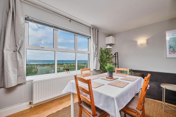 Panoramic Sea View Beach Apartment - Dunluce Park 6 - Portrush