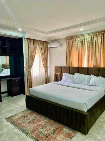 R-oak Hotels And Apartments Wuse 2 - Abuja
