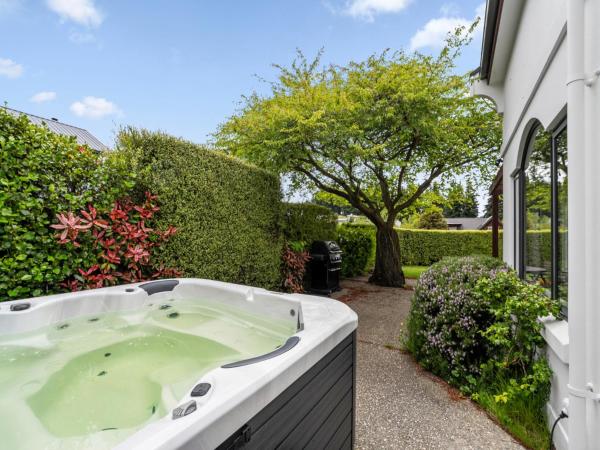 Kokomea House - Wanaka Holiday Home - Wanaka