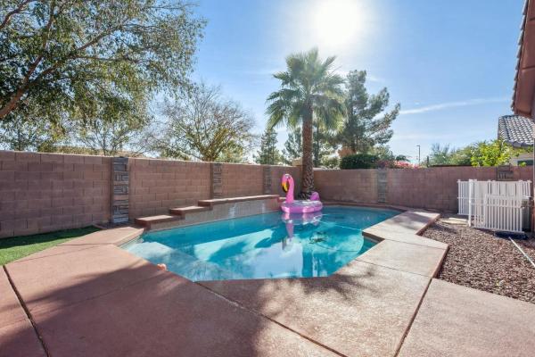 Gilbert Poolside Retreat - Home With Private Pool - Queen Creek, AZ