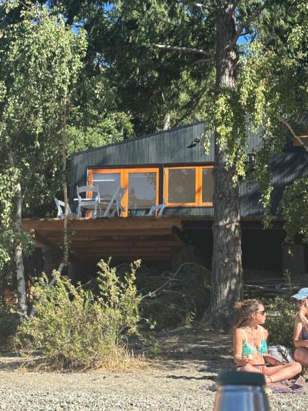 Cabaña Sobre Playa Lago Gutiérrez 2 - Argentina