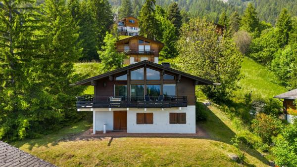 Chalet Valdemosa - View - By Cosyhome - Switzerland