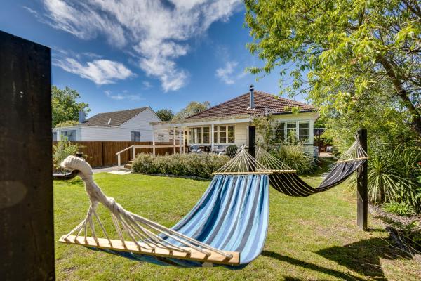 Bird And Fish - Napier Holiday Home - Clive