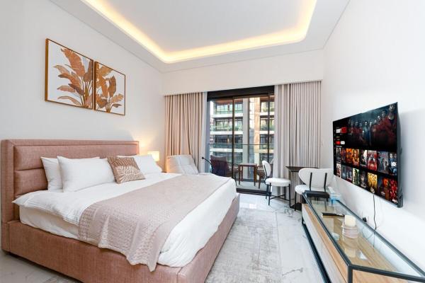 Modern Std Near Burj Khalifa With Pool And City Views - Aéroport de Dubaï (DXB) 