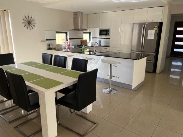 Cloverdale Family Accommodation - Perth