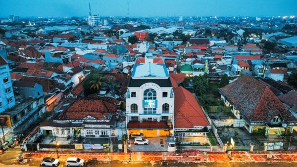 Front One Hotel Mesir Surabaya - 泗水
