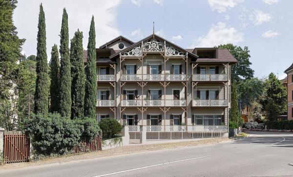 Villa Rosengarten Guesthouse - Dorf Tirol