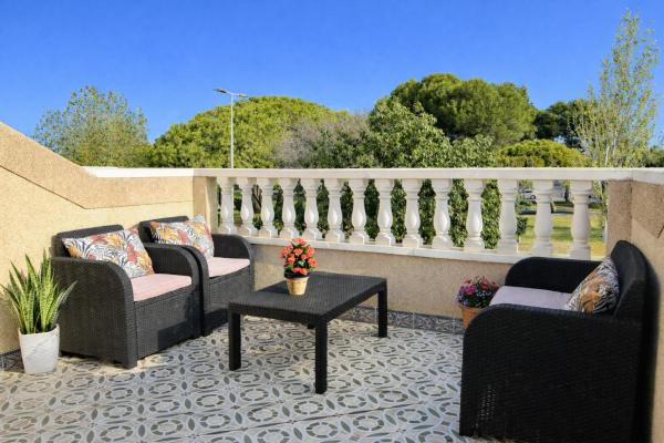 Casa Moolio - Private Holiday Home With Pool Access, Walk To Beach & Restaurants - Los Alcázares