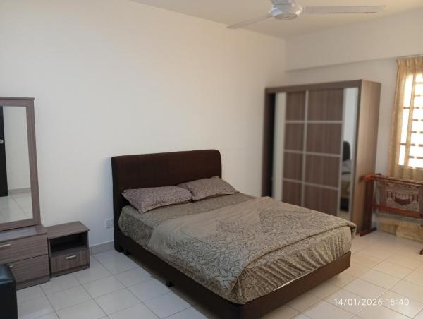 Seberang Jaya Family Pool Homestay Near Hospital 3 Bedroom Aircond 2 Bathroom & Family Room Aircond - 大山腳