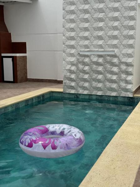 Lujosa Casa Privada Con Piscina - Santa Elena