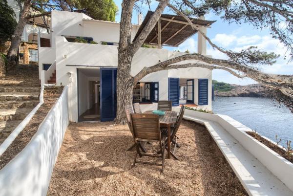 3 Bedroom Apartment In First Sea Line In Sa Tuna Begur H02 - Tamariu