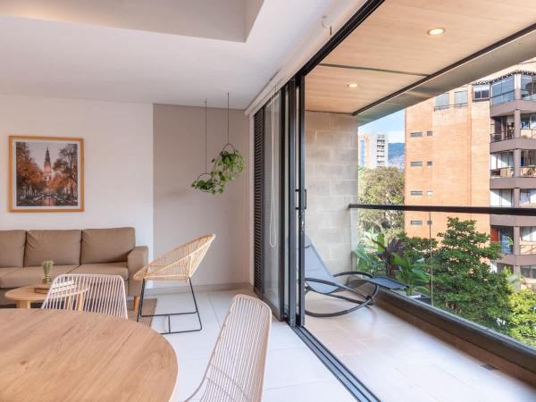 Nok Fancy 3br Balcony In Laureles Medellin - Copacabana