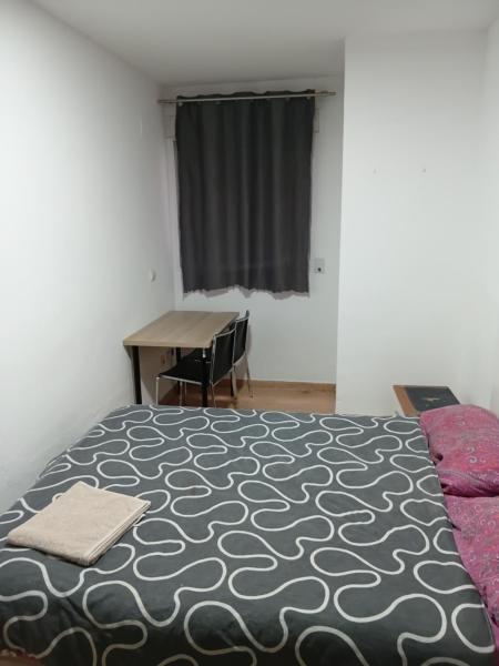 Emmi Guesthouse - Alicante