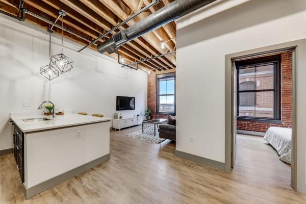 Brick & Bed Riverfront Lofts, T 308 - Saint-Louis, MO