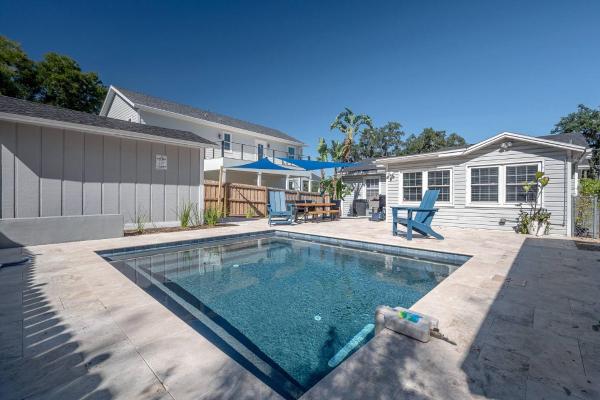 Heated Pool Oasis | Hilltop Hideaway Getaway - Tampa, FL