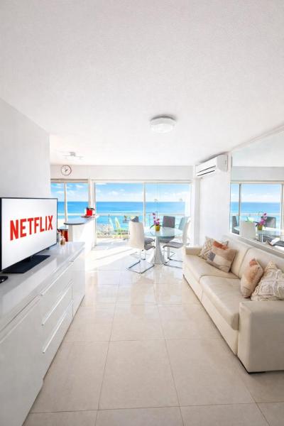 Beautiful Beachfront Apartment - Vence