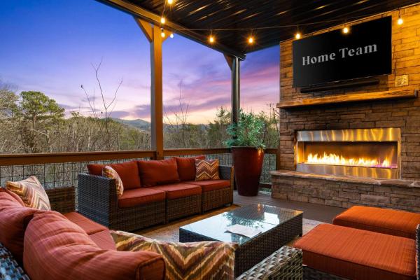 Mtn Views Game Room Wine & Spirit Vault Spa - Blue Ridge, GA