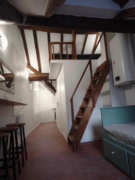 Very Beautiful Independant Appartment In An Historical District Of Paris - Francia