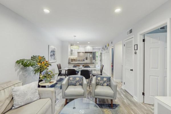 Walk To Sea! Hilton Head Haven With Pool Access - Port Royal, SC