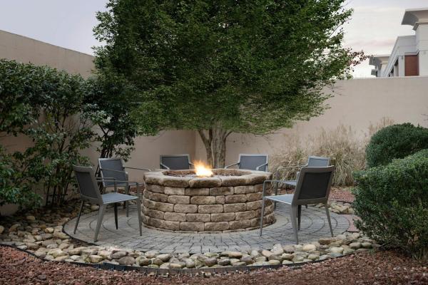 Courtyard Greensboro Airport - High Point, NC